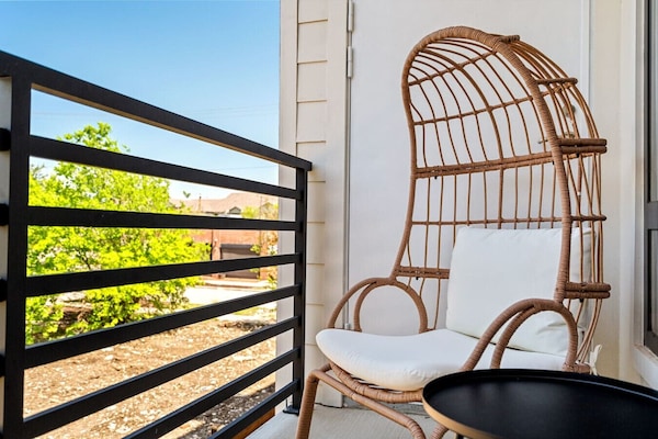 Stylish Scandinavian Home W/ Garage & Patio - Lake Worth, TX