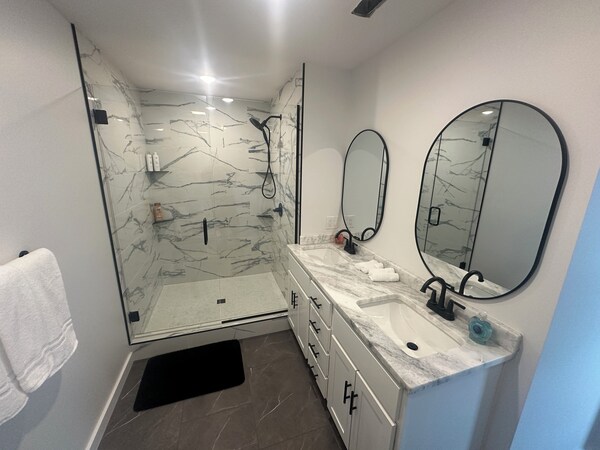 Charming River Front 3-bedroom Home  Van Buren On Current River.. Brand New! - 密蘇裡州