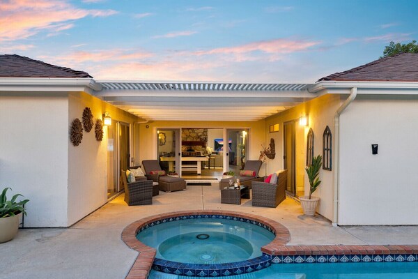 4br, 2ba, View, Jacuzzi, Pool Table, Ping Pong, Smart Tvs - Thousand Oaks, CA