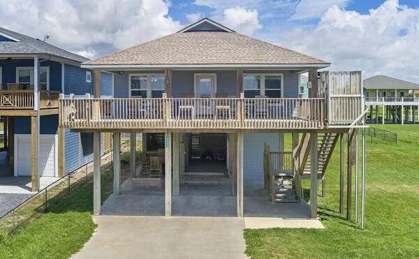 2nd Row | 3 Bedrooms - Crystal Beach