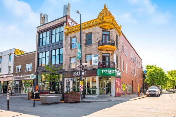 Le Plateau Studio On Mont-royal, Kitchenette, Wifi, Walk To Eat, Shop And Metro! - Montreal