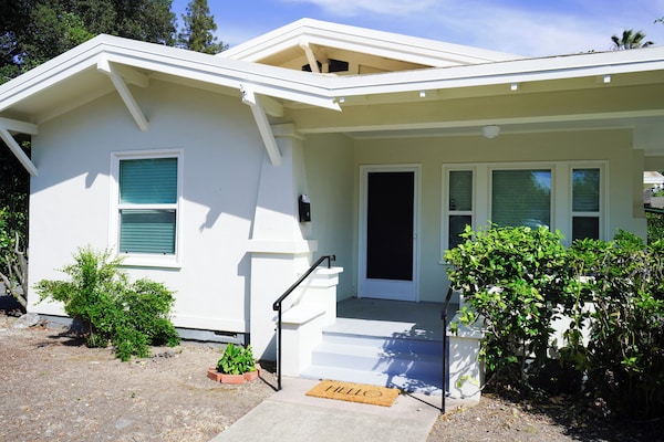 Cozy Craftsman Cottage In Calistoga - Napa Valley, CA