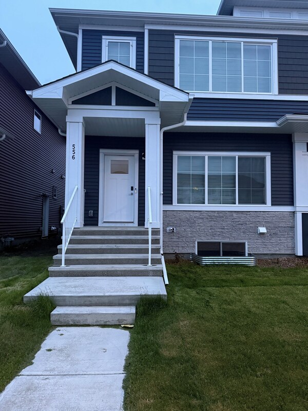 New 3br Home Near Calgary & Banff - Chestermere