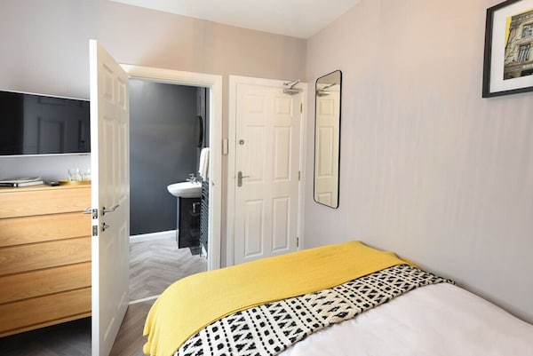 Ocho Homes By Eight Continents - R3 - Belfast