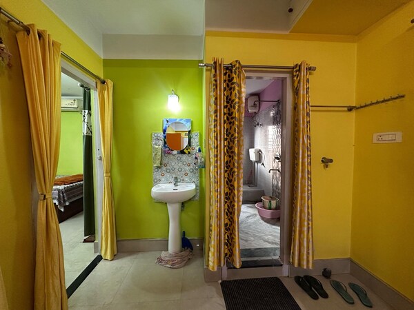 The Sun-beam Retreat - 2-bedroom Apartment In Siliguri With Ac, Wifi - Siliguri