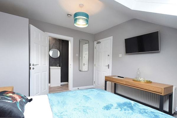 Ocho Homes By Eight Continents - R6 - Belfast