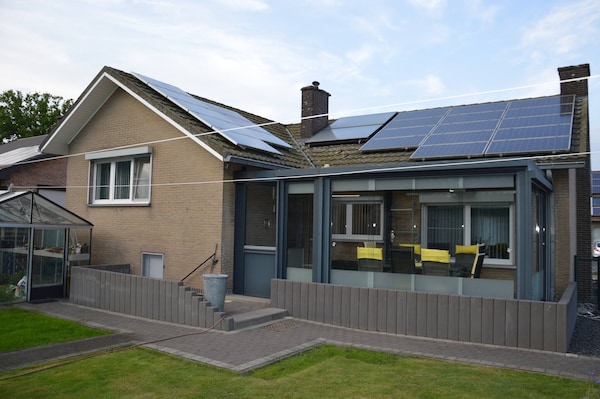 Charming Belgian Getaway, Vakantiewoning In Oudsbergen - 3 Bedrooms & Garden - As