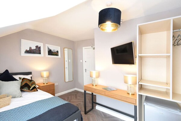 Ocho Homes By Eight Continents - R7 - Belfast