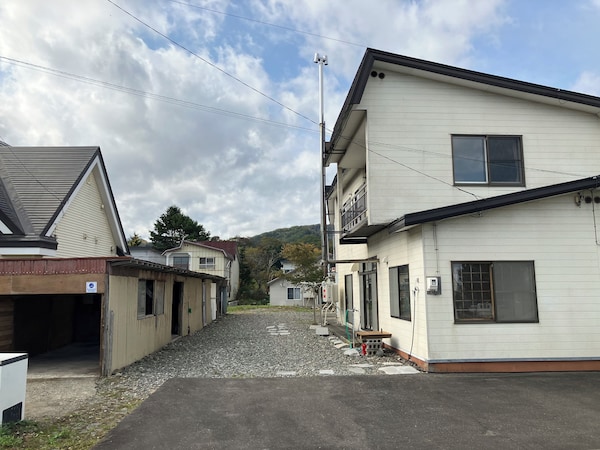 The Ocean, River, And Mountains Are A 3-minute Walk Away! One Building Rental [With Wood Stove, Ping-pong Table, And Storage Room With Indoor Bicycle Parking] Bbq And Outdoor Facilities In The Spacious Grounds (Pets Are Partially Allowed!) Close To Cape E - Hokkaido
