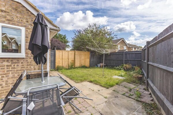 Spacious 4-bedroom Home | Parking | Garden - Marlow