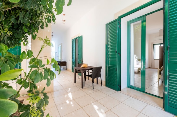 Room 'San Biagio - Deluxe 10' With Shared Pool, Wi-fi And Air Conditioning - Melendugno