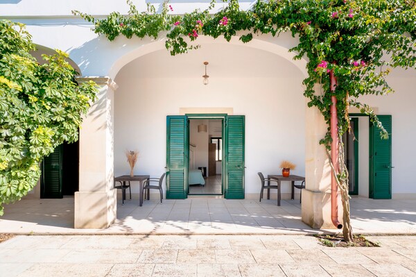 Room 'San Biagio - Deluxe 9' With Shared Pool, Wi-fi And Air Conditioning - Melendugno