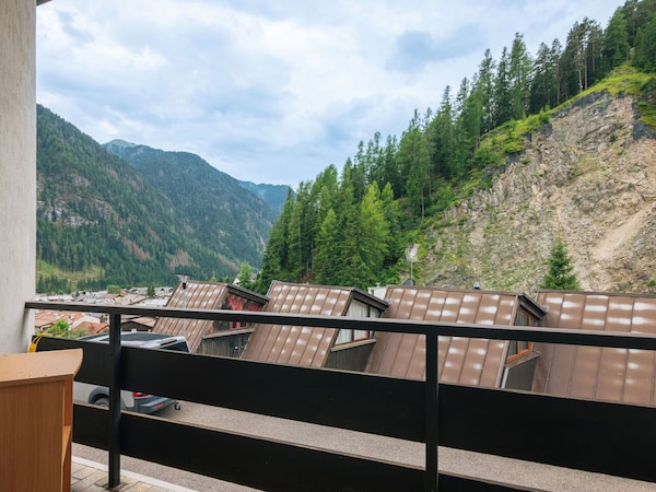Agréable Appartement Pour 4 Personnes Avec Wifi, Tv, Balcon Et Parking - Campitello di Fassa