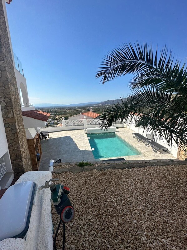 Casa Con Increíbles Vistas Al Mar A Pie De Montaña - Llançà