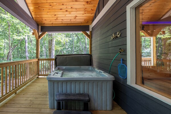 Hidden Jewel - Stunning Barndominium-style Cabin Nestled In The Woods - Lake Lanier, GA