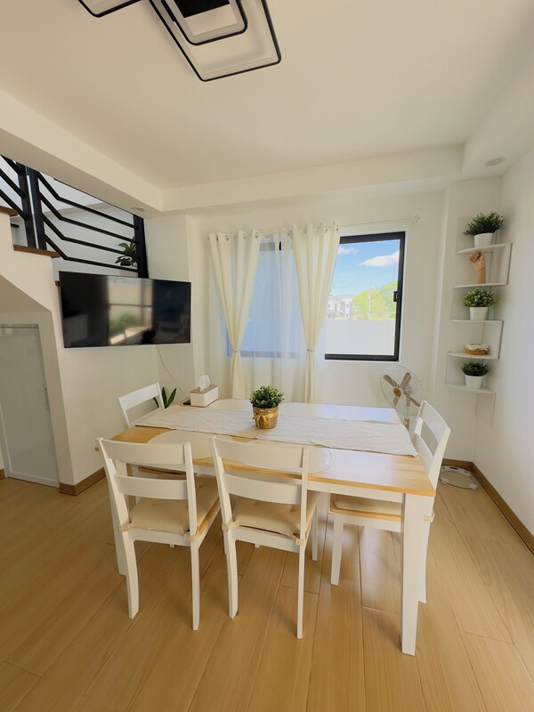 2-storey W/ Roofdeck White And Minimalist House In Alfonso Cavite - Nasugbu