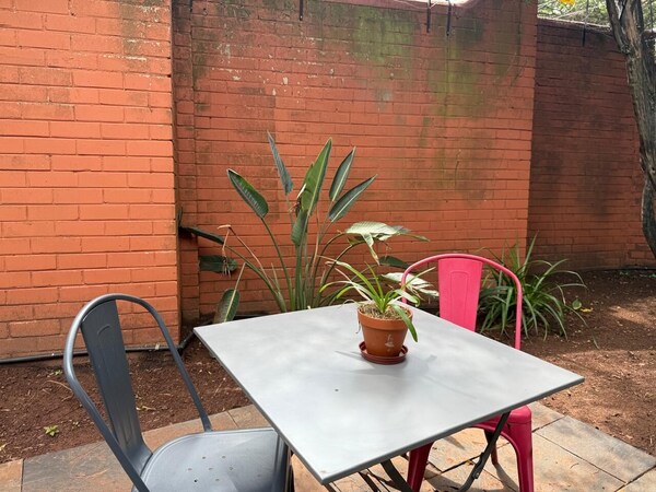 Charming Spacious Apartment In Delightful Johannesburg With Wifi, Patio - Johannesburg