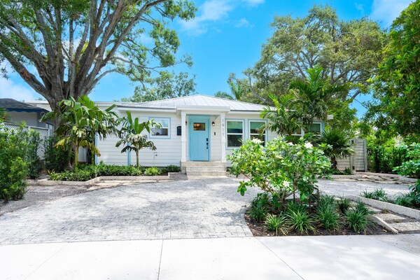 Fully Renovated Roaring Twenties Bungalow In Laurel Park - 3-bedroom, 3-bathroom - Sarasota