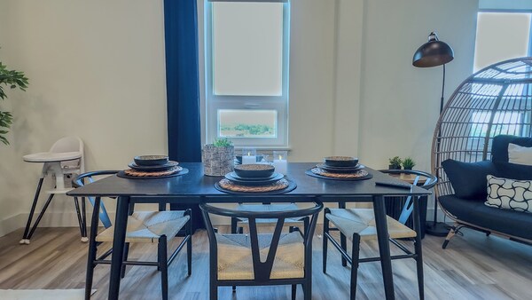 Calm Oasis! 2bath & Sleeps 10 By Train - 1 Free Park - Paterson, NJ