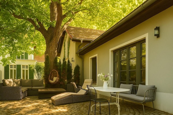 Country House Dream Under Walnut Trees - Berlin