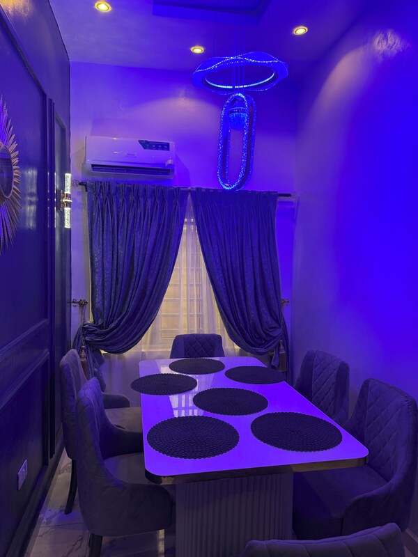 Stay In Comfort At Rccg Camp, Mowe  2-bedroom Bungalow Modern Amenities Ac, Wifi - Lagos