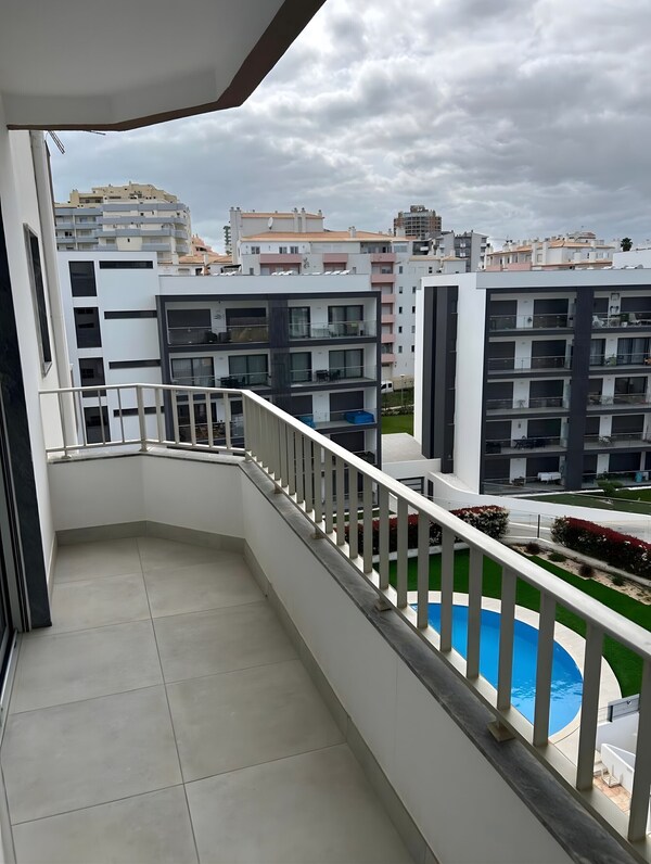 Apartment 'Rocha Sol' With Shared Pool, Shared Garden And Balcony - Alvor
