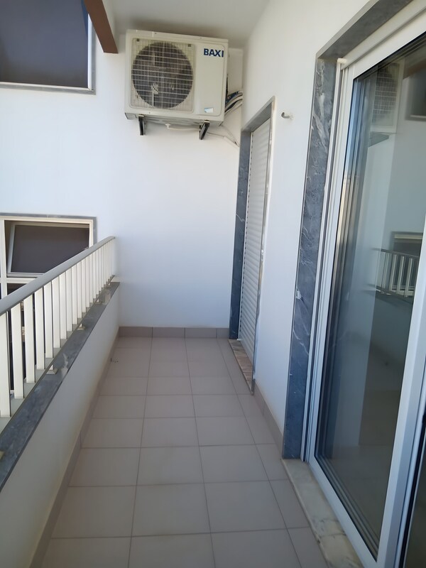 Apartment 'Solmonte Rocha' With Shared Pool, Shared Garden And Air Conditioning - Portimão