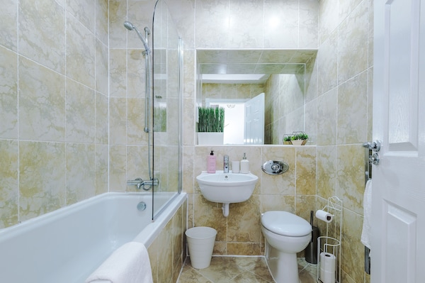 15% Off | 30 Days | Modern 2br Apt In Manchester - Manchester