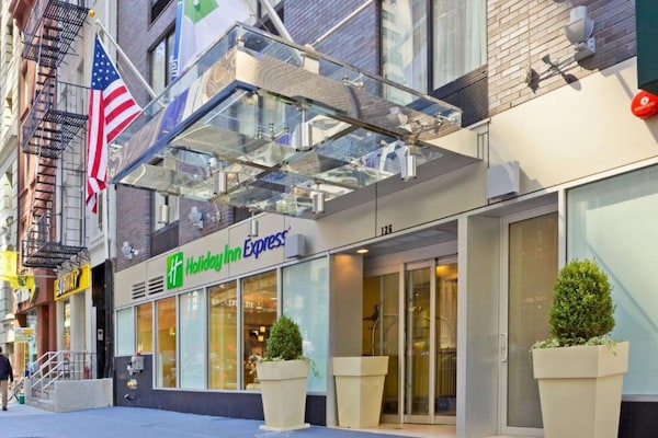 Prime Wall Street Stay + Breakfast. Subway Access - Crown Heights, NY