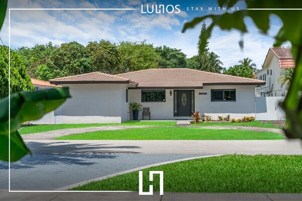 Unlimited Fun: Pool, Basketball And Volleyball - Doral, FL