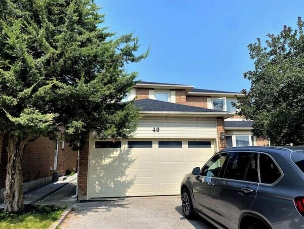Spacious 2-bed-room Near Yonge & Major Mackenzie - Vaughan