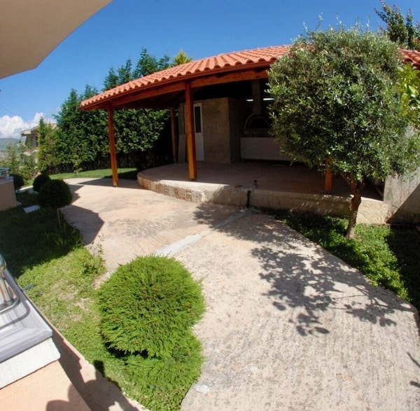 Mihasi Apartments - Ksamil