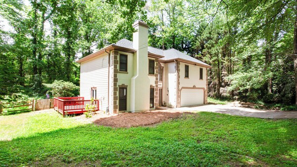 Cozy And Private Home In Roswell - Roswell, GA