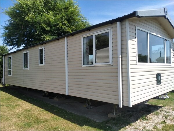 Stunning 8 Berth Caravan At Cherry Tree Holiday Park In Norfolk Ref 70711c - Gorleston-on-Sea