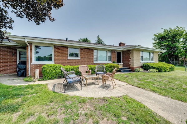 Riverfront Retreat W/ Dock & Kayaks In Mchenry - McHenry, IL