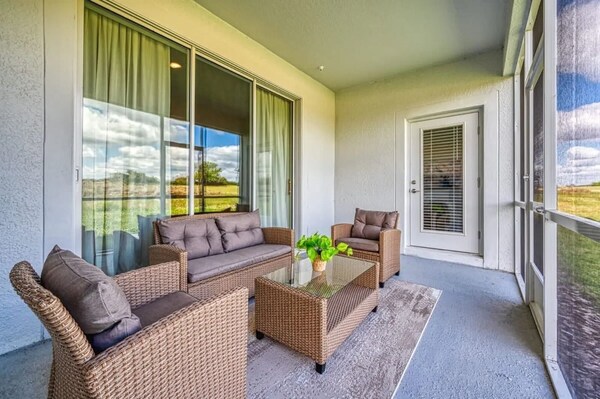 891-elegant 2br Condo | Mickey Room | Champions Gate - Davenport, FL
