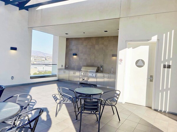 Premier 2-bedroom In Beautiful Los Angeles - 唐尼