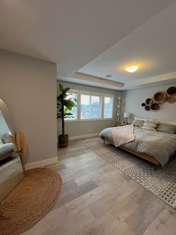 Bright & Spacious Modern Retreat, 12 Minute Drive To Cultus Lake! - Chilliwack