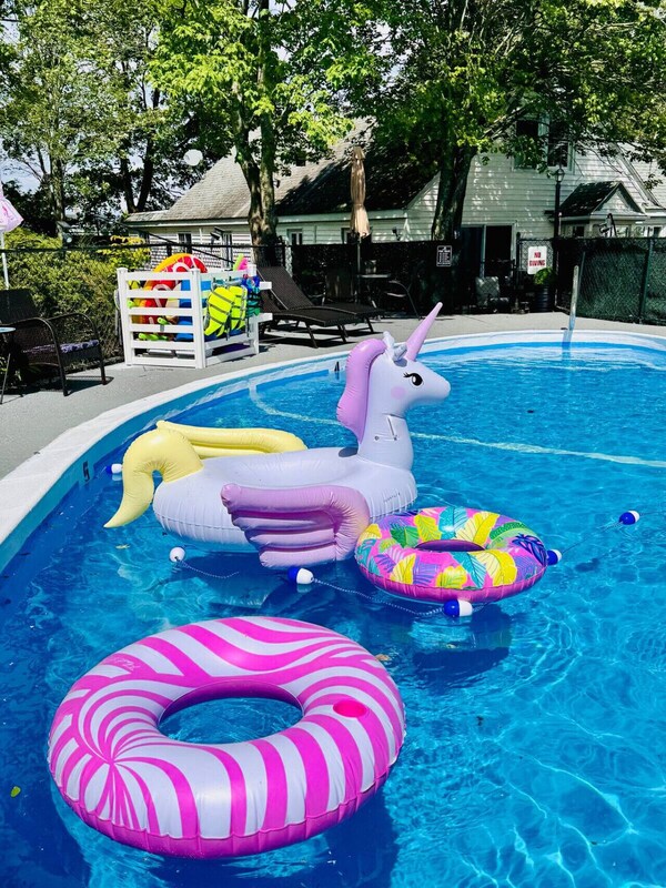 Heated Saltwater Pool  Short Walk To Beach Pier 10 - Saco, ME