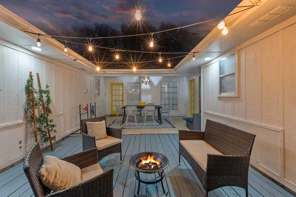 Mini Golf | Pool | Game Room | Stylish & Spacious | Wifi | Free Parking - Garland, TX