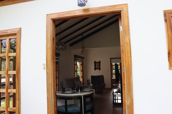 Cabana Moderna Milagros/ Filandia, Colombia - Filandia