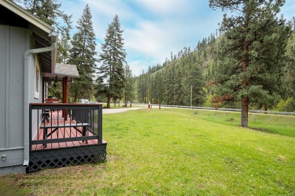 Medicine Tree Chalet In Conner - Montana
