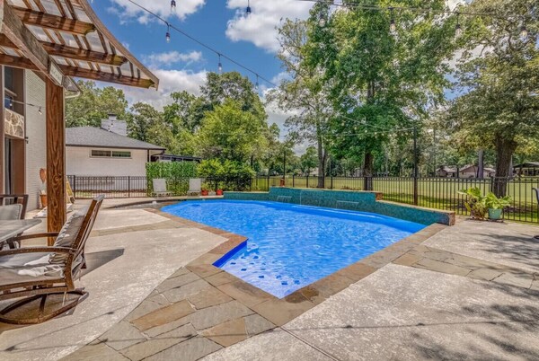 Country Club Oasis Retreat - Pool & Patio - Willis, TX