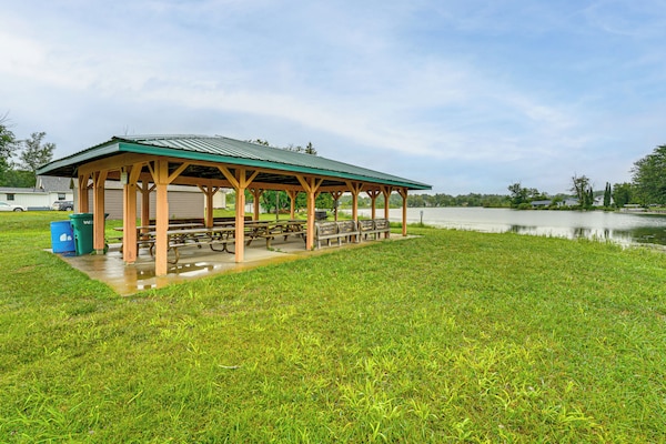 Walk To Shay Lake: Updated Home W/ Water View! - Caro, MI