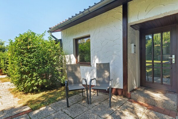 Bungalow 'Löwe' Mit Gemeinsamer Terrasse, Gemeinsamem Garten Und Wi-fi - Fritzlar