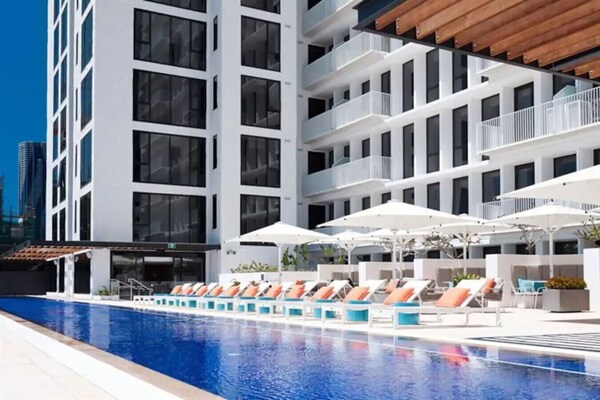 2br Cozy Central Brisbane Apt W/ Huge Balcony&pool - Spring Hill
