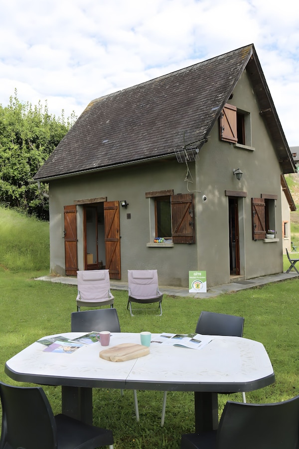 Holiday Home 'Lieuj' With Mountain View, Private Terrace And Wi-fi - Lourdes