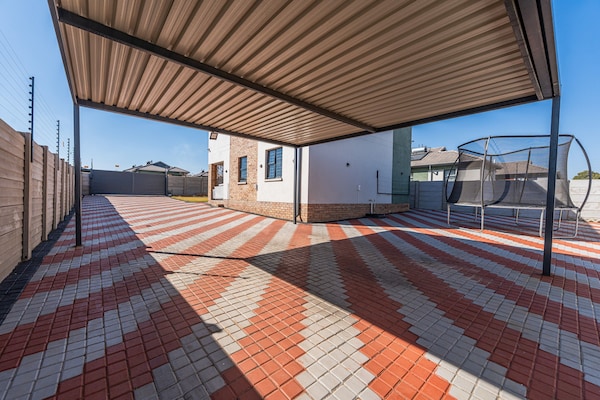 Fabulous 3-bedroom House With An Office & Wifi 200 Mbps In Johannesburg, Gauteng - Krugersdorp
