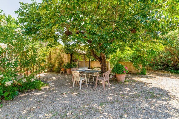 Appartement 'La Velle' Mit Privater Terrasse, Privatem Garten Und Wlan - Orange