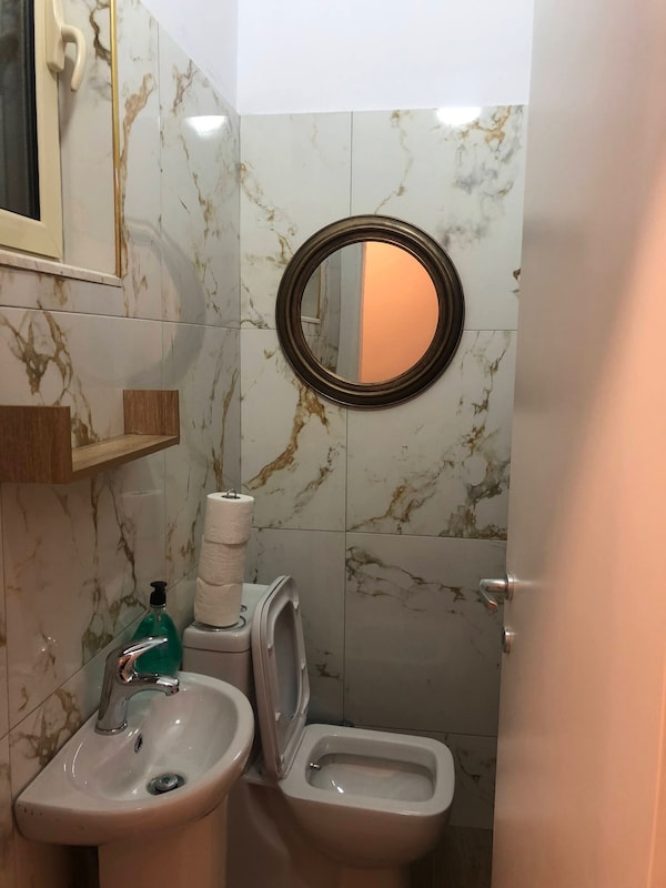 Rezidenca Shopi One Bedroom Balcony Apartment - Elbasan